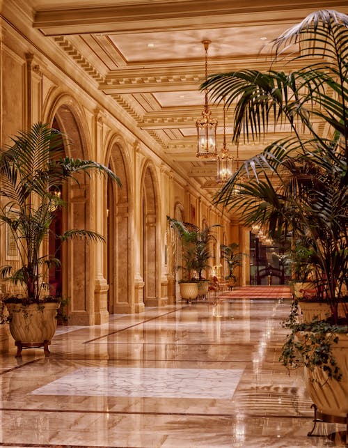What Makes a High-end Hotel High-end?
